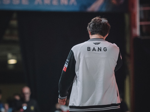 PCS网友热议历史位置最强：bang只是运气好，跟faker同队而已|冠军|整队|辅助_新浪新闻