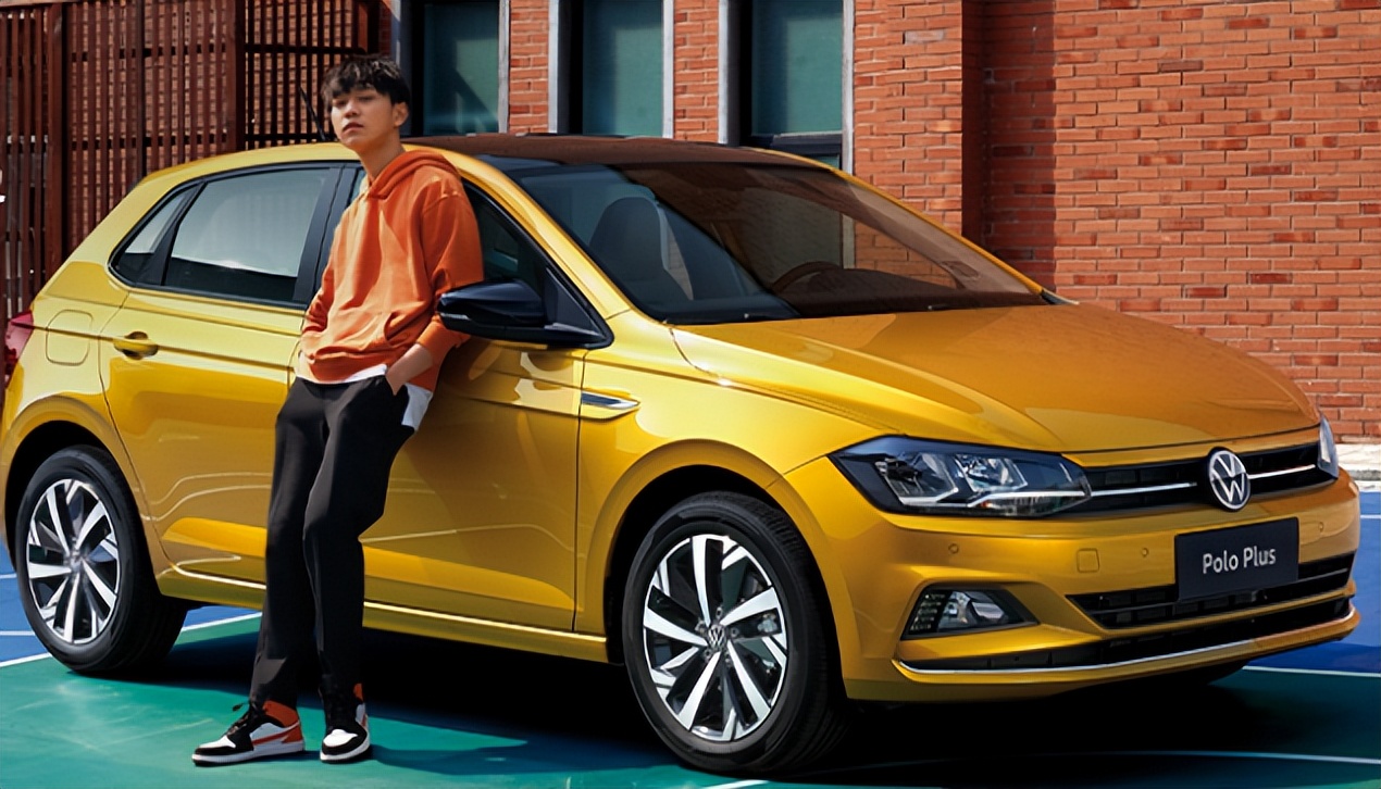 Polo Plus 2023款带着小红花来咯，焕新色彩，丰富配置