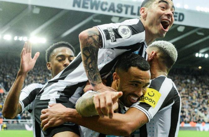 4-1，升第3！英超土豪狂飙：4连胜+9轮不败，BIG6最强搅局者诞生|南安普顿|纽卡斯尔|英超_新浪新闻