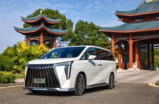 前脸霸气 传祺M8宗师系列上市 26.98万起 配有混动版