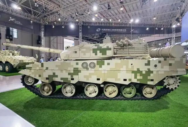 国产VT5-U无人坦克！一炮能击穿T72，还带无人机扩大视野