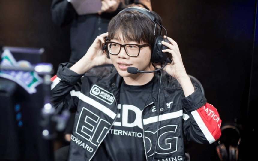 Deft夺冠引发复出热潮！Pawn回归或成Faker替补，UZI近期能上场|复出|将军|上场_新浪新闻