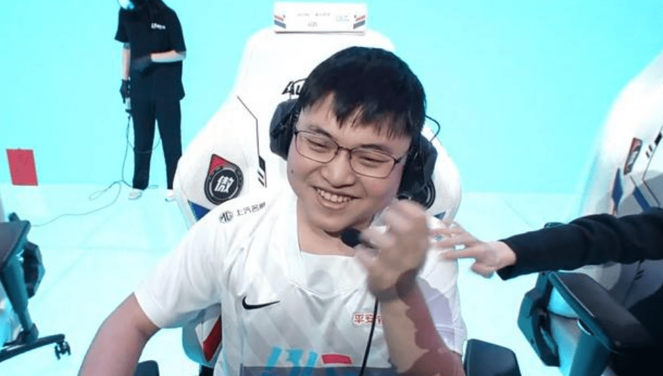 Deft夺冠引发复出热潮！Pawn回归或成Faker替补，UZI近期能上场