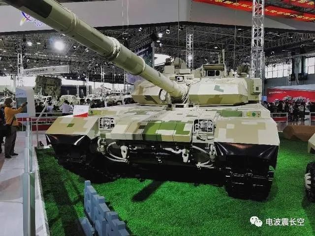 VT4A坦克长出第三只眼！悬浮百米高空，让坦克变身自行火炮