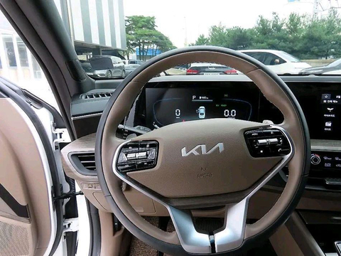 韩系车中的“奥迪A6L”！起亚K8实拍，长超5米，搭3.5L V6动力-新浪汽车