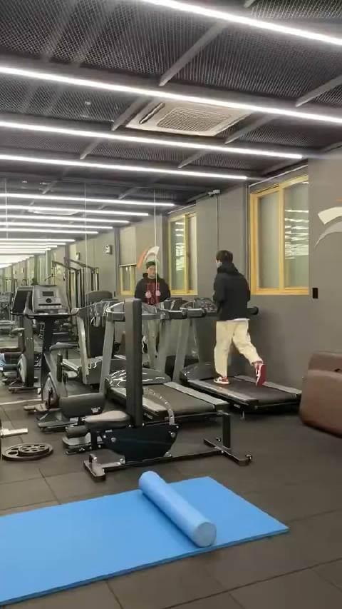 HLE官推分享Kingen健身视频|健身_新浪新闻