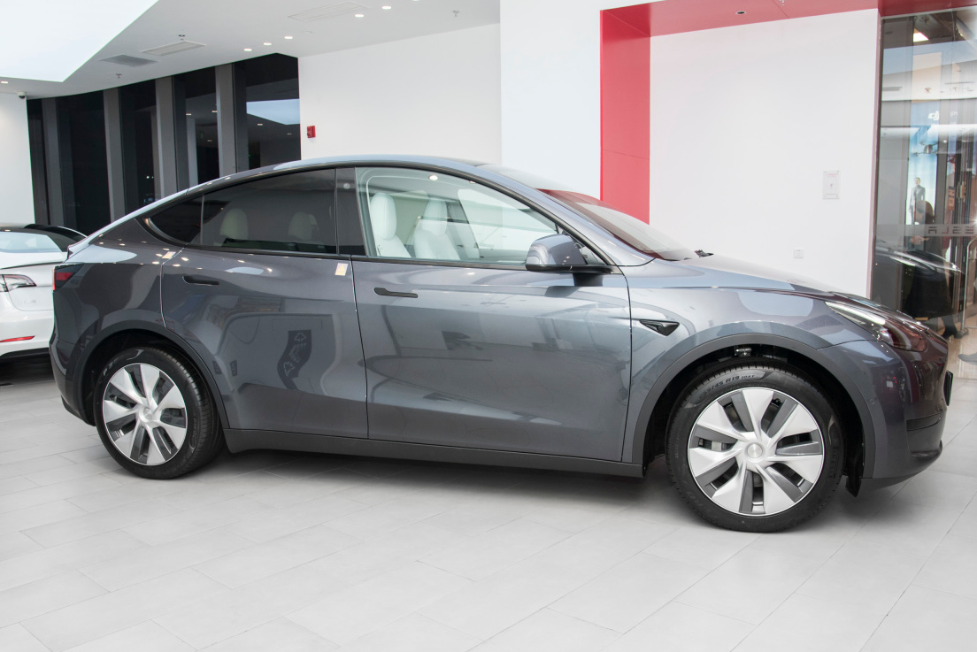 有意思，传统豪强还是新势力代表，ID6与Model Y怎么选