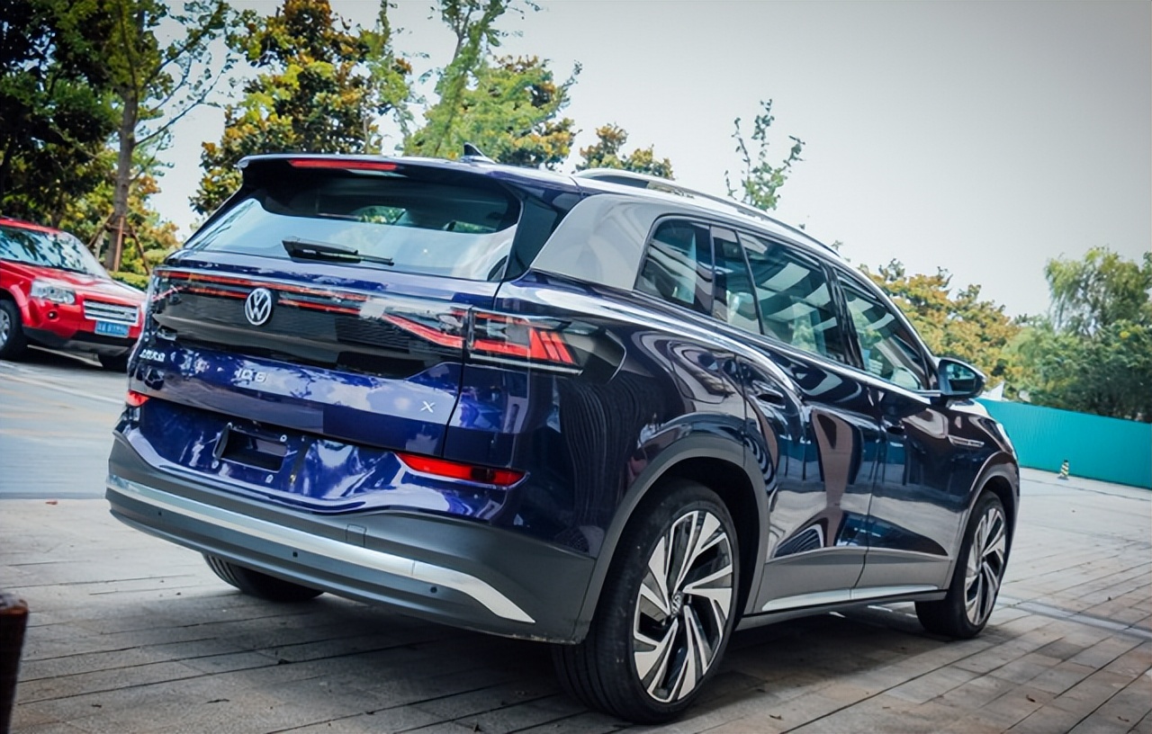 可能是因为年底了，最近很多人问ES6和ID6买哪个好