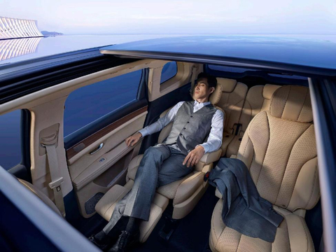 首款商用零重力座椅加持，问界M7打造全新SUV二排舒适空间-新浪汽车