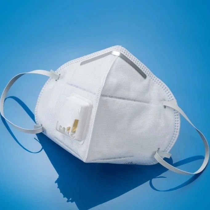 长时间佩戴N95口罩，当心影响心肺功能|疾病|新冠肺炎_新浪新闻