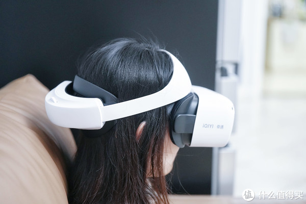 双目全彩透视，让虚拟走进现实—从VR到MR，奇遇MIX到底有什么不一样？|MIX_新浪新闻