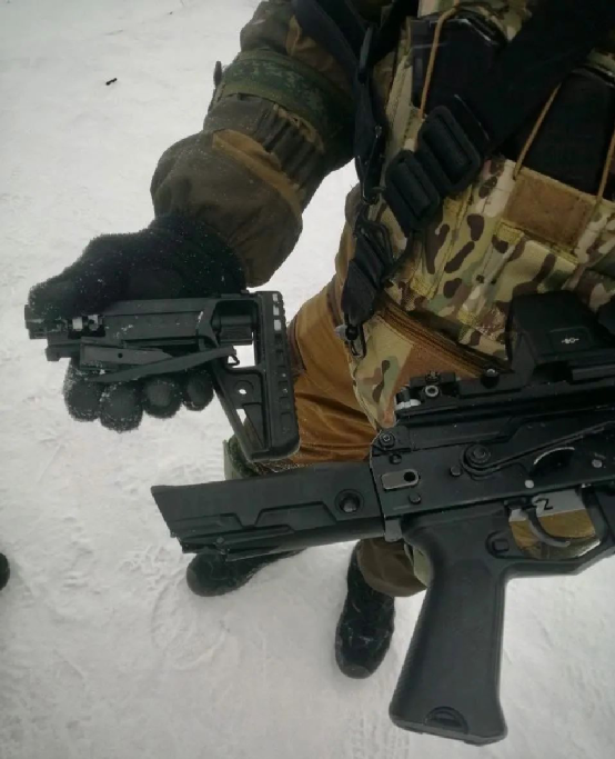 俄军刚推出最新的AK-12M，怎么枪托就断了？丨轻武专栏