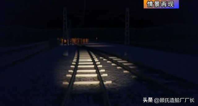 工人如同布娃娃一样被撞飞，2008年胶济线D59次列车撞人重大事故