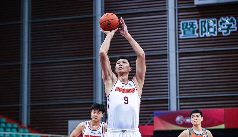 终于明白为什么广东男篮轻松击败福建，看完分析，豁然开朗