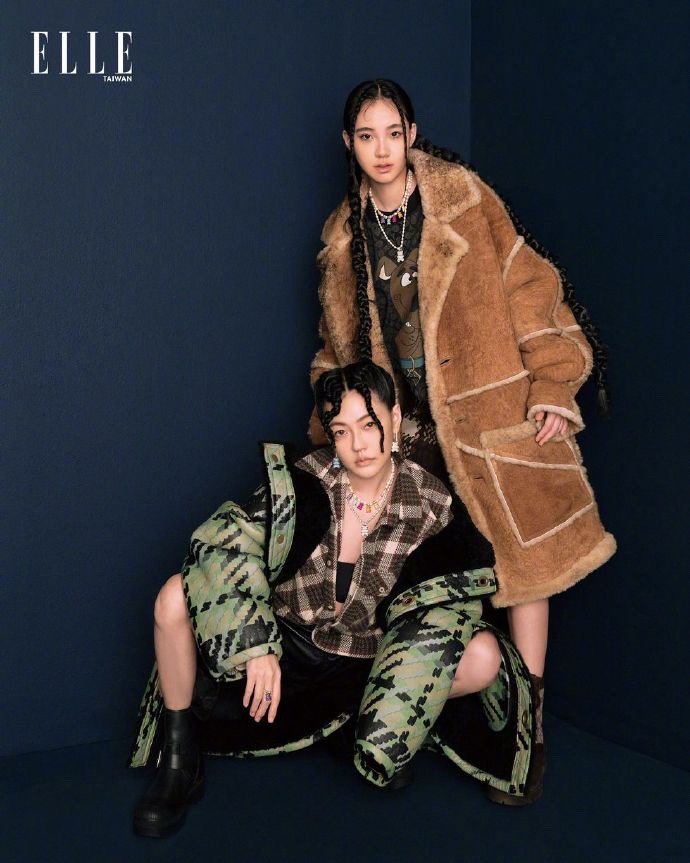台版ELLE 11月刊封面大片，小S徐熙娣带着二女儿Lily许韶恩登封