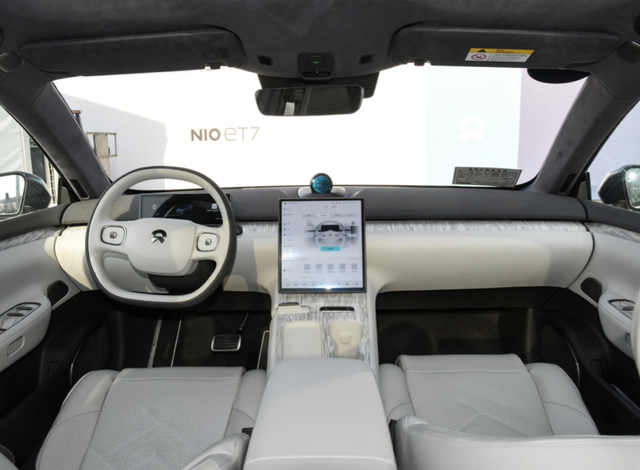 油电标杆之争 —— 宝马530Li与蔚来ET7对比动态试驾测评