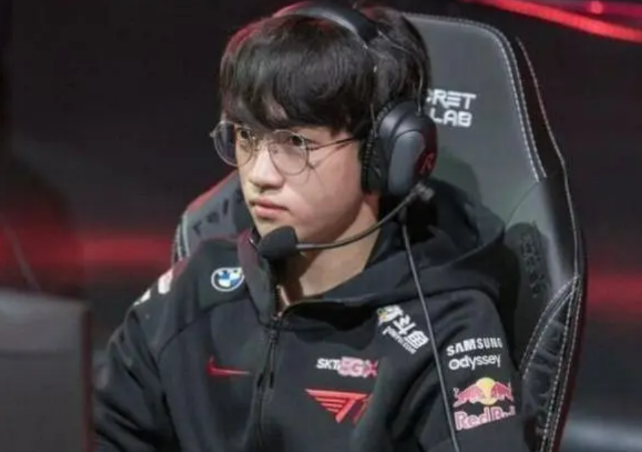 Keria化身发明家！青钢影滑板鞋女警都已出战辅助，下一个是谁