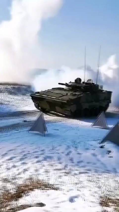 04A步兵战车的雪地狐步舞！|步兵战车|导弹_新浪新闻