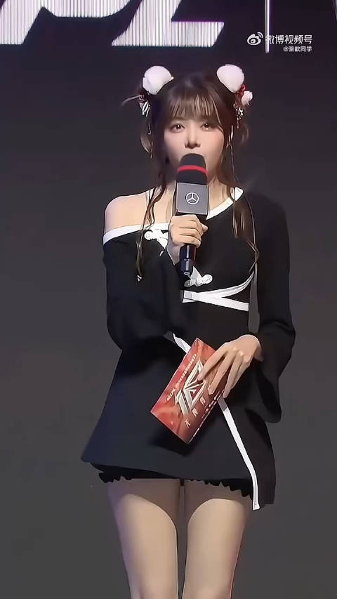 骆歆发布自己开场秀视频提问：明天RNG-JDG ，要看什么表演|LPL春季赛|春季赛_新浪新闻