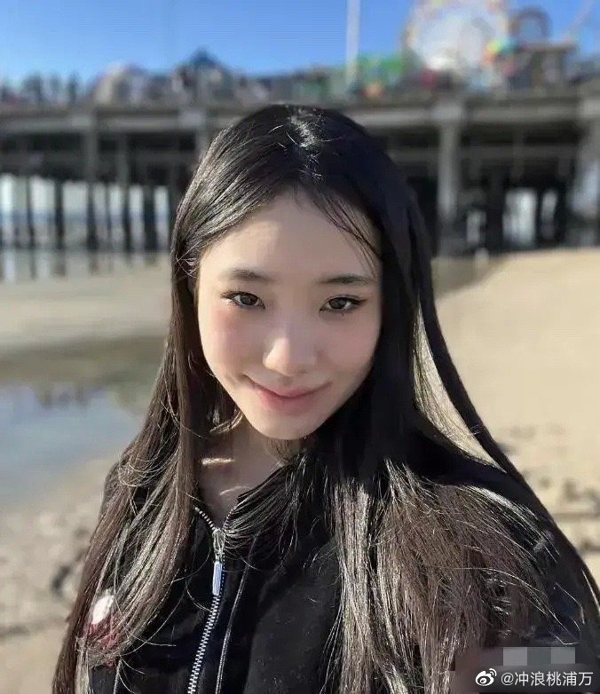 小s二女儿lily晒🇺🇸度假照,15岁开始走气质挂