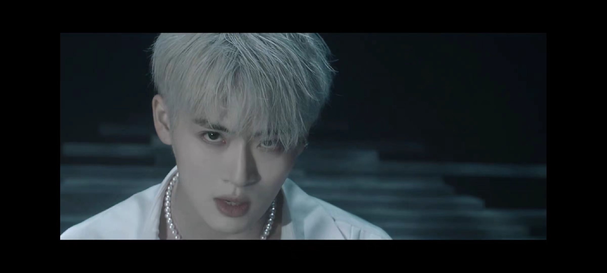 力丸新歌《Up and Down》MV预告公开，白发丸鲨疯了好吗 ！|新歌|Up and Down_新浪新闻