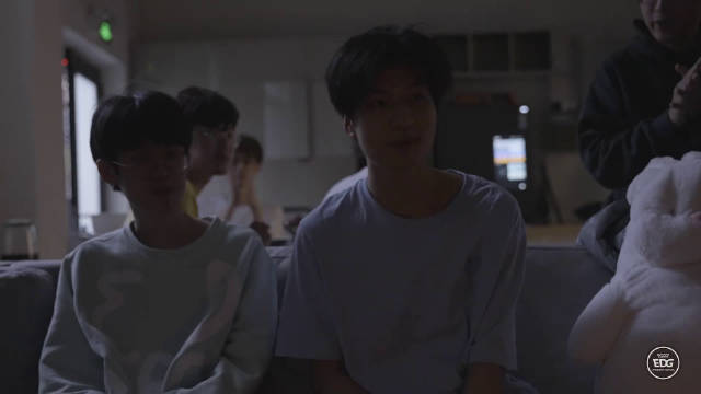 @EDG电子竞技俱乐部 分享Monki生日现场_新浪新闻