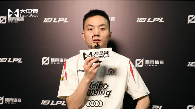 专访WBG下路选手Light “对面AD人品太好了吧有点” Xiaohu蛮有意思的他每天……没事……|xiaohu|英雄联盟_新浪新闻