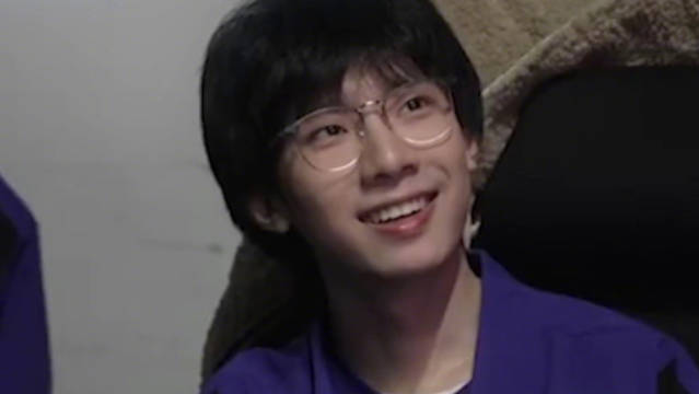 突然刷到电竞选手baolan 的正畸前后对比，惊呆了好吗？_新浪新闻