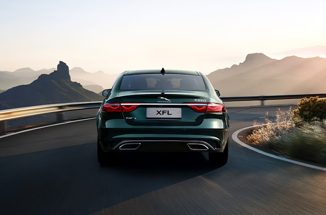 捷豹XFL对比奥迪A6L如何选？2.0T发动机拥有强大性能