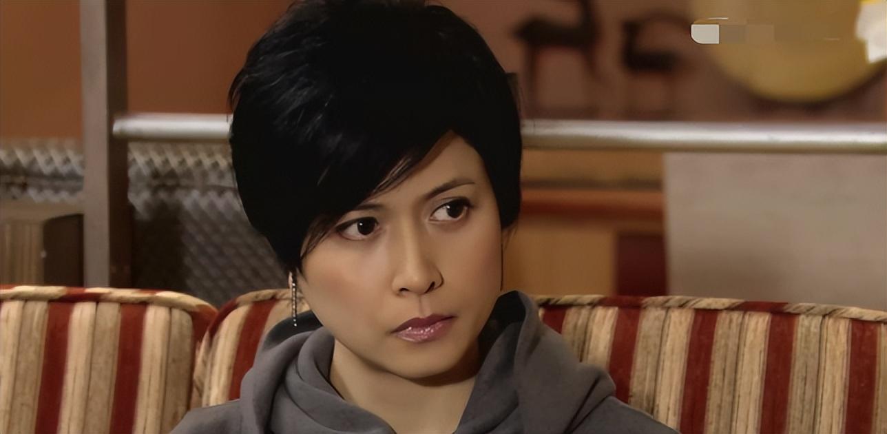 57岁美貌回春！前tvb花旦邵美琪近照曝光，状态超好脸部线条紧致