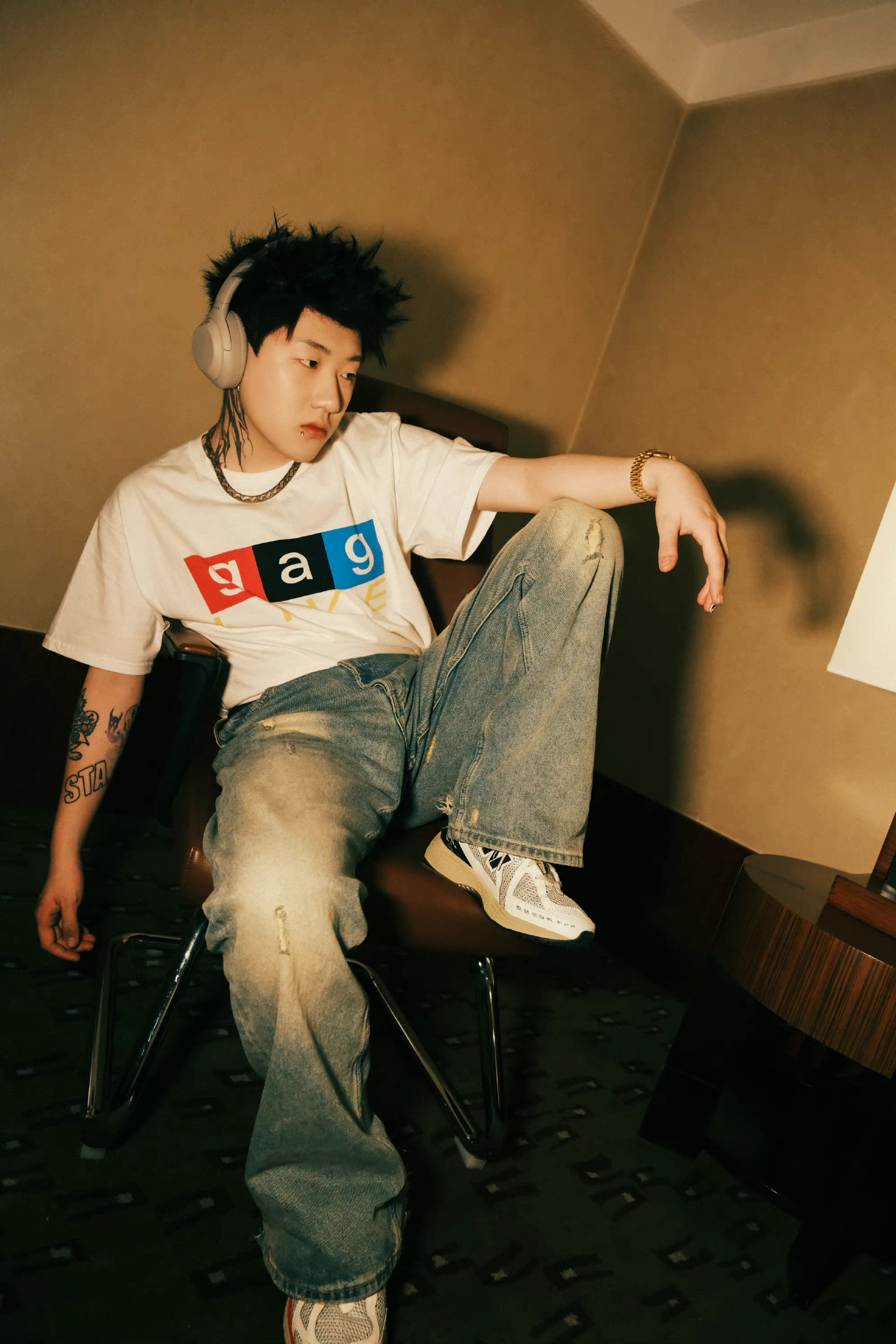 3月1日0:00Capper全新个人专辑《Uniconfication》空降……|专辑|音乐风格|巡演_新浪新闻