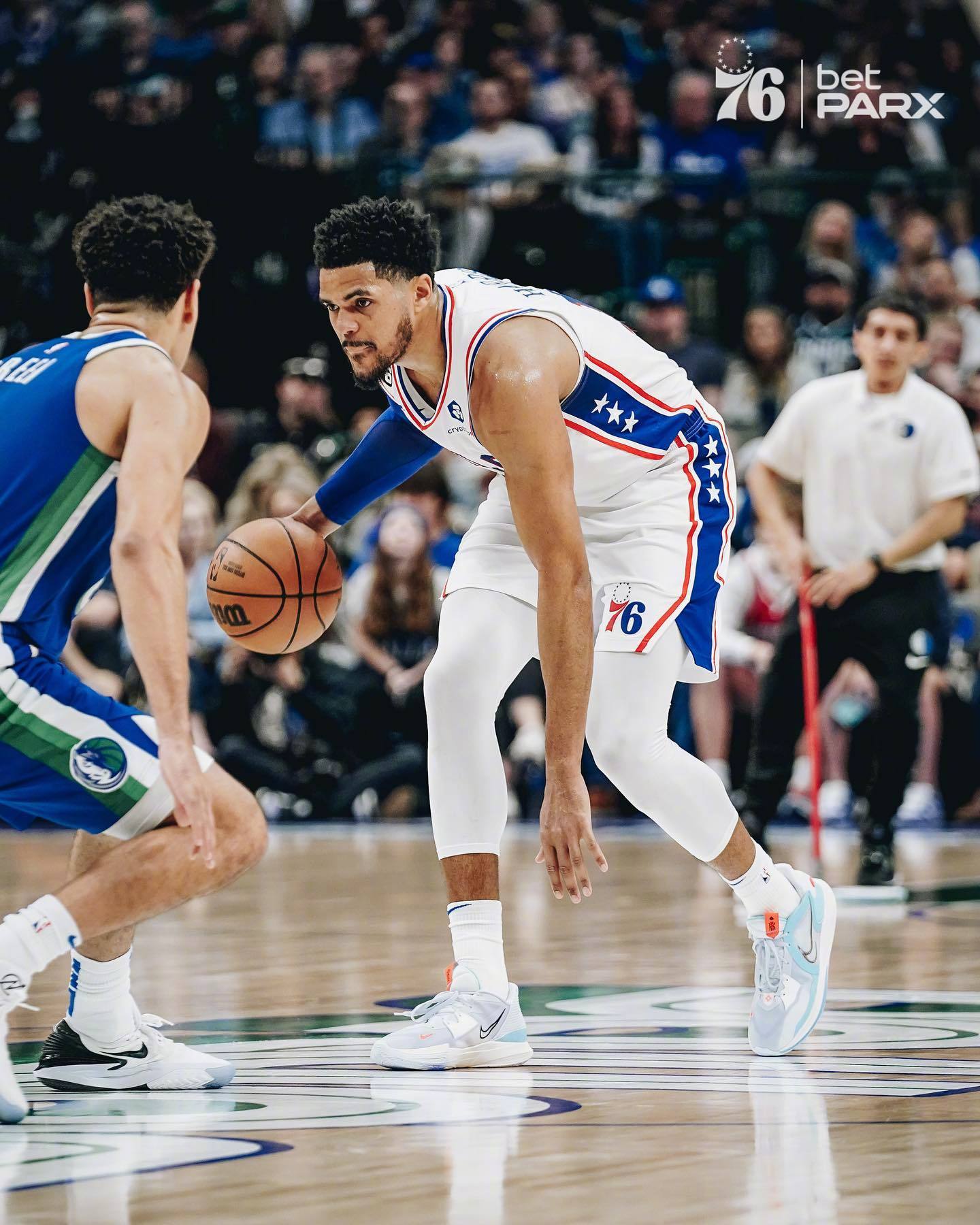 东契奇欧文合砍82分，独行侠133-126击败76人！|凯里·欧文|东契奇|独行侠_新浪新闻