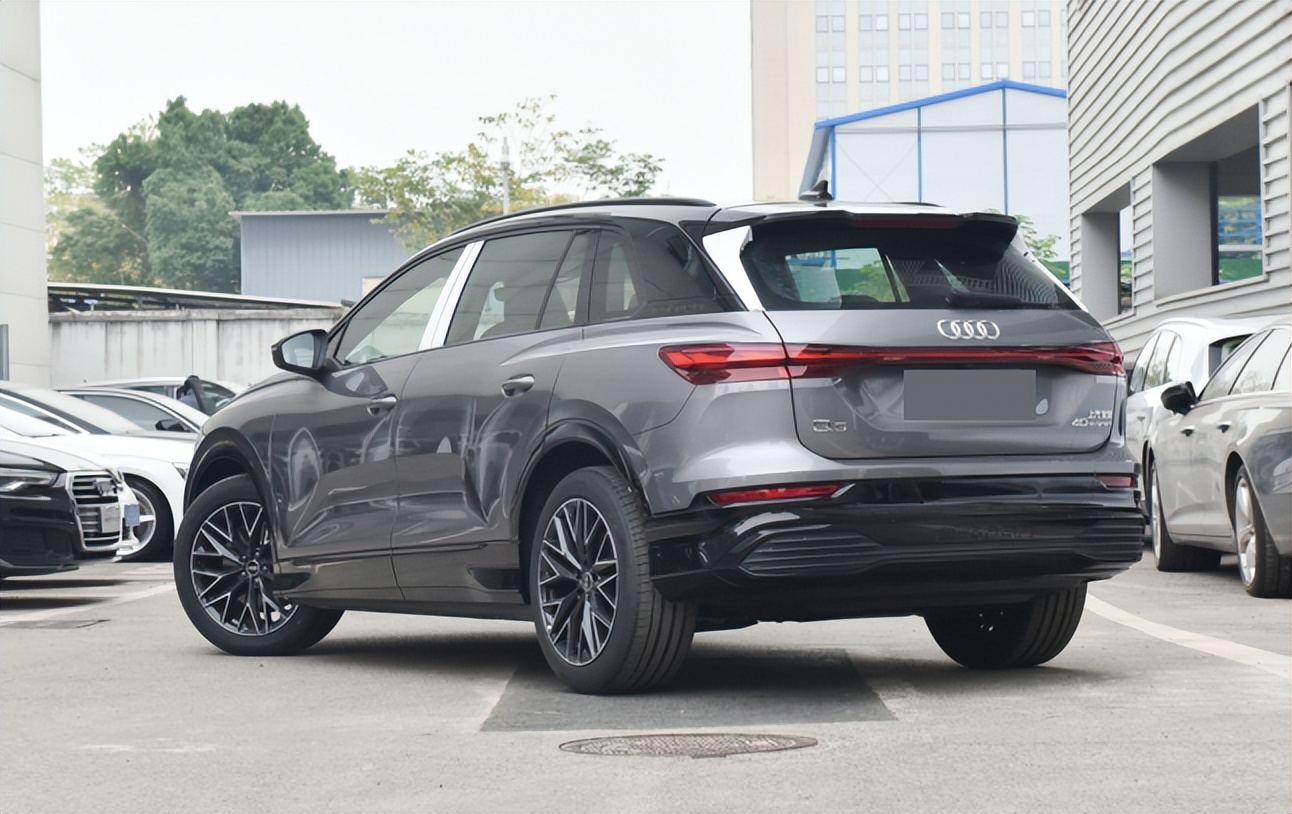 体验奥迪Q5etron，奥迪全球首款“Roadjet 陆地专机”车型有多强