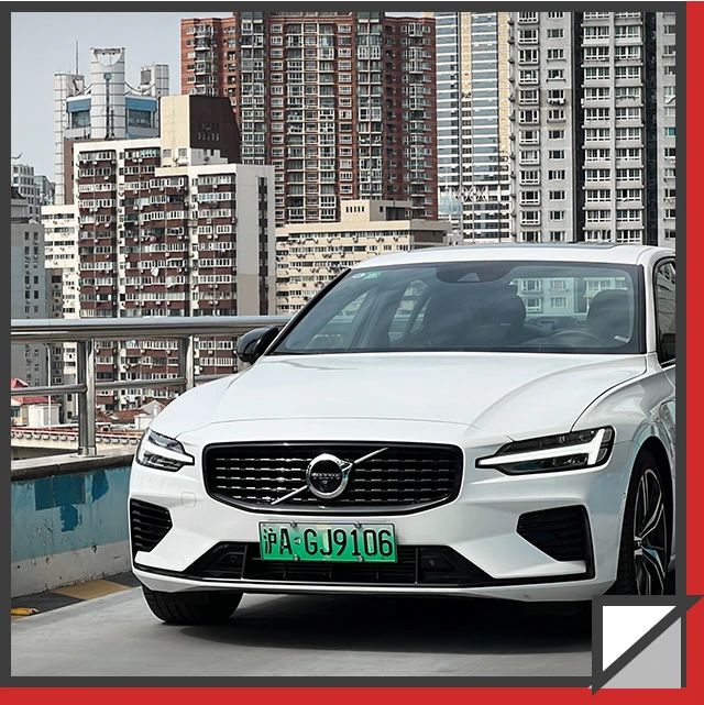 2.0T+8AT，4.7s破百，堪称西装暴徒，优雅且暴躁！-新浪汽车