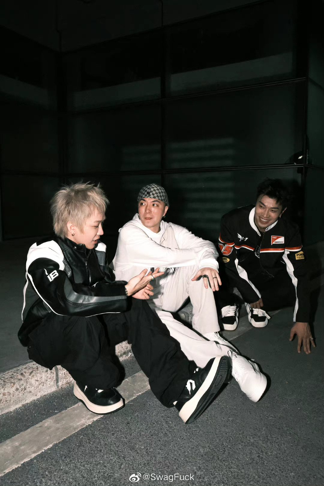 豆满T 2023 🌙 Jony J X 满舒克 X TizzyT|舒克_新浪新闻