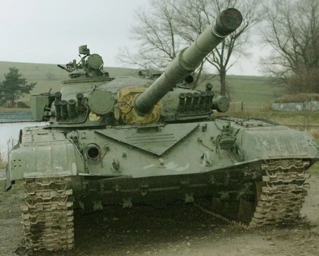 外贸还是试验？T72底盘换上中国炮塔，作战效能远超俄制式坦克