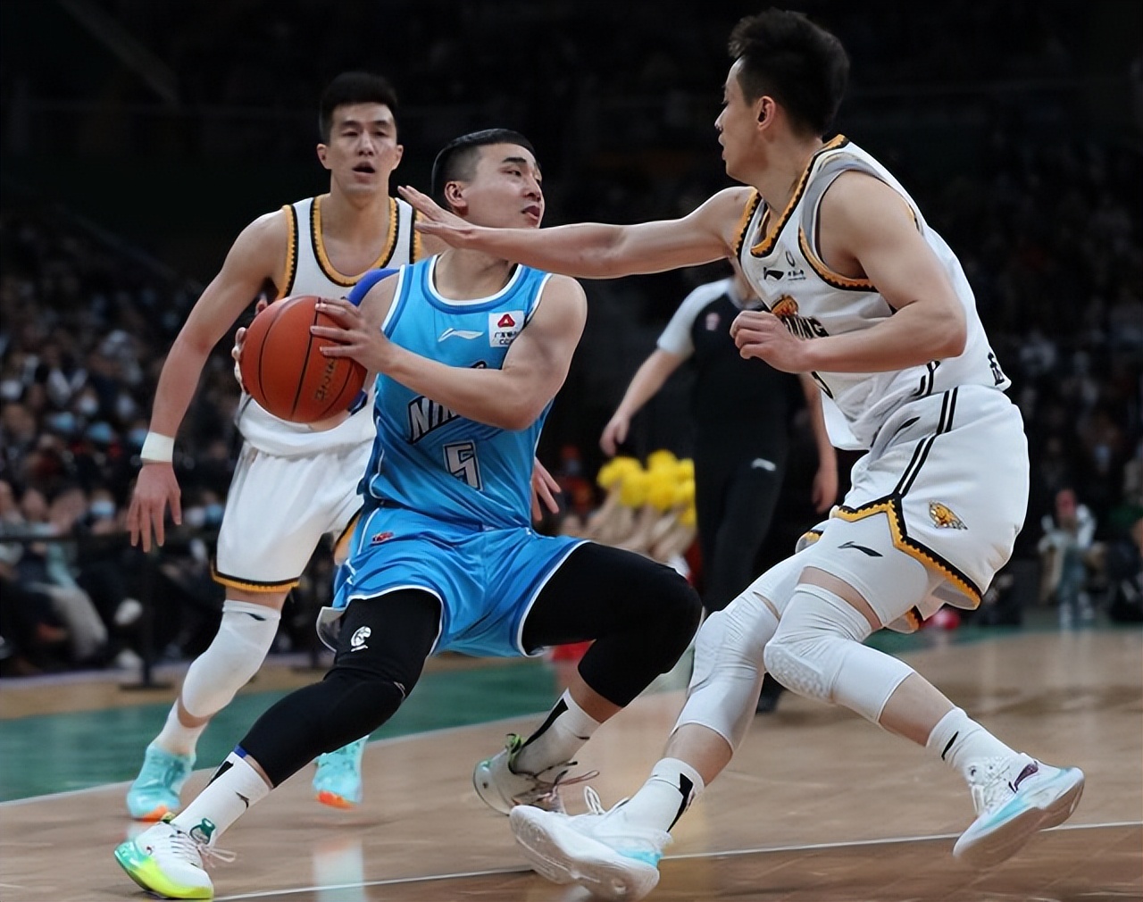 中国市场这么大，CBA为何却无法赚大钱？关键就是大家各怀鬼胎