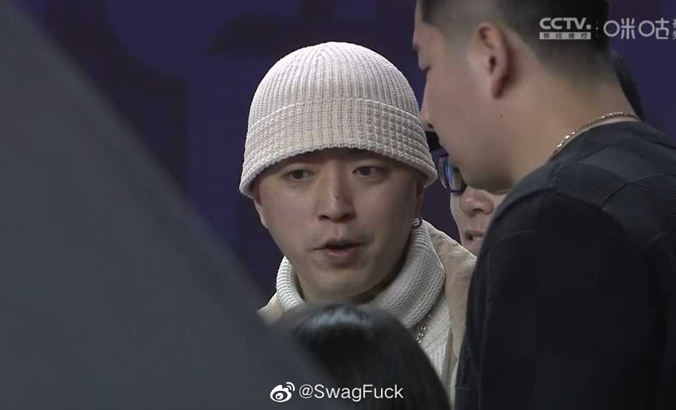 好家伙！刚刚的CBA直播中出现了Jony J！|CBA|上海|南京同曦_新浪新闻