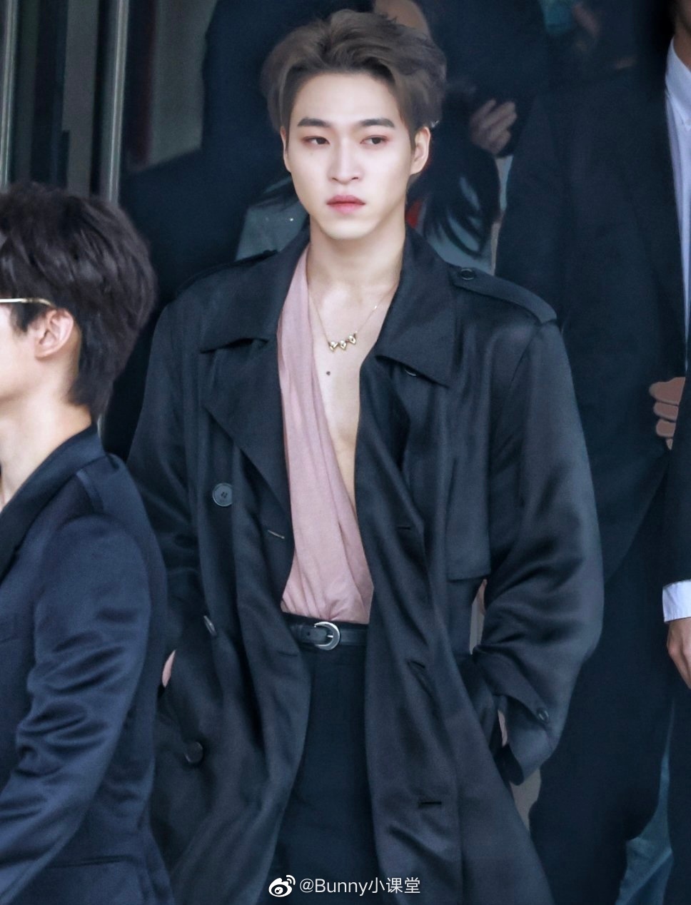 INTO1成员目前饭拍图，小王子们|小王子_新浪新闻