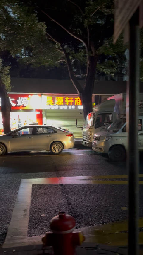 可能这一年来第一次起这么早,来看看早上6点路上开了哪些店新浪新闻