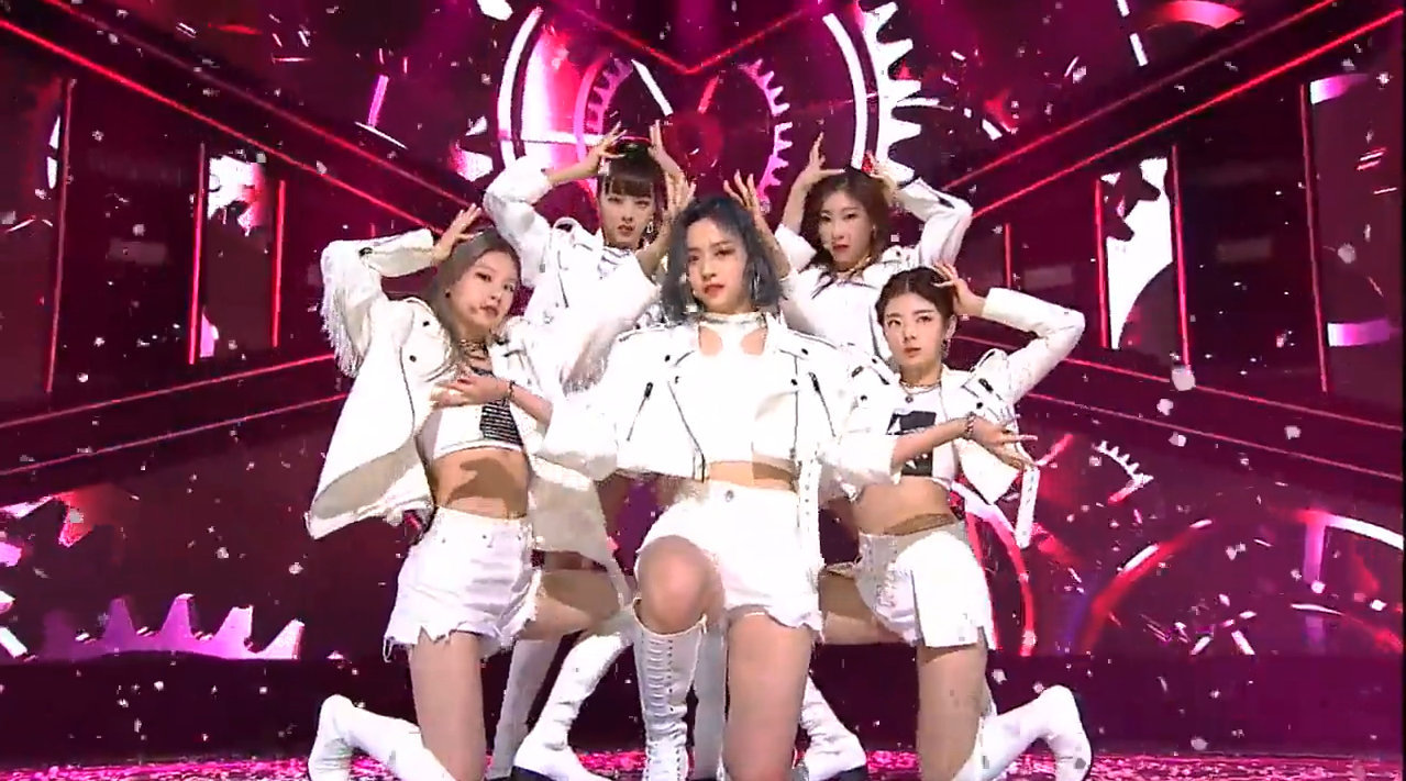 三年前的今天(200329)，ITZY 带来的现场舞台|ITZY_新浪新闻