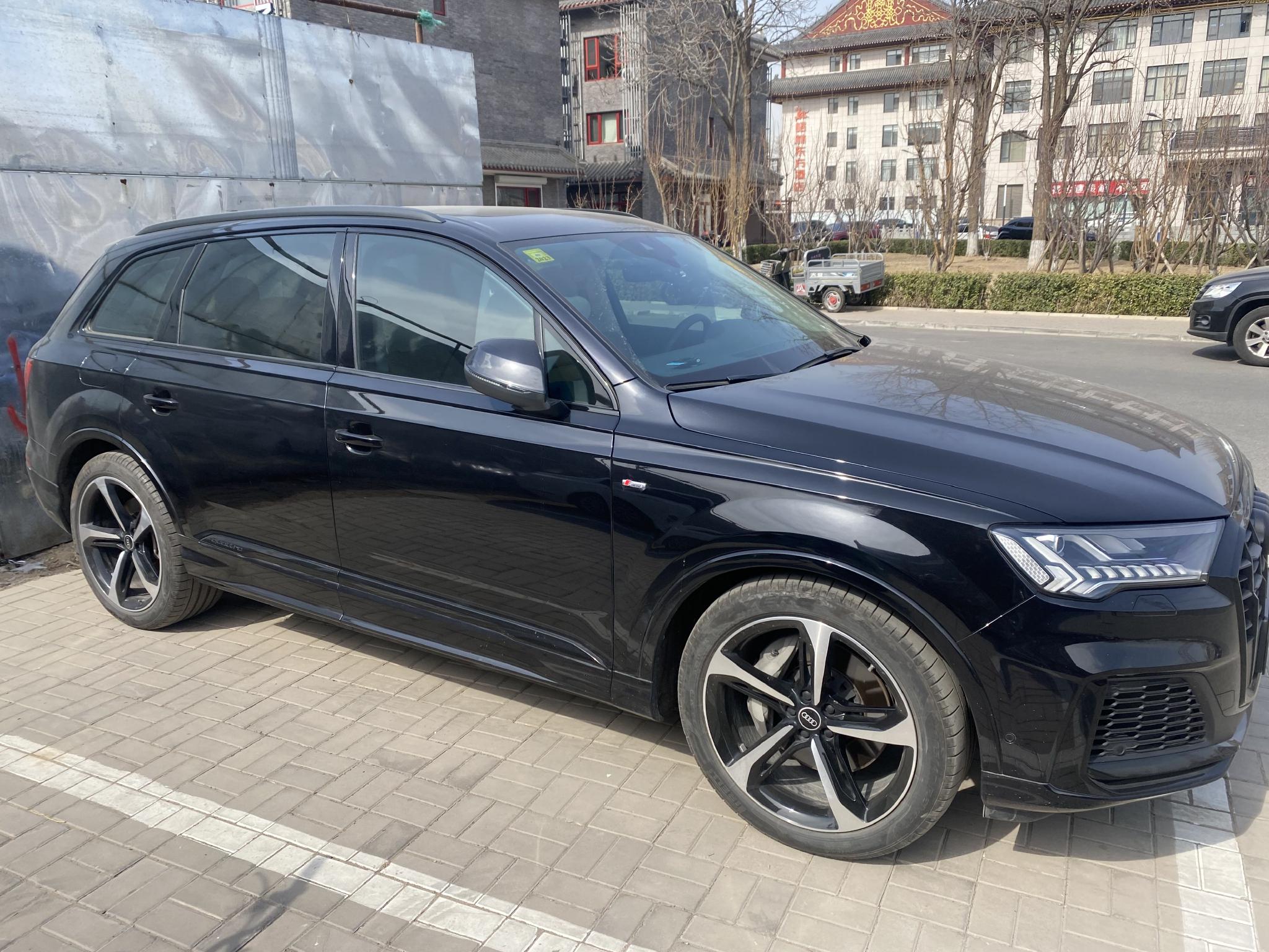 奥迪Q5L：一款具有时尚感与实用性的SUV