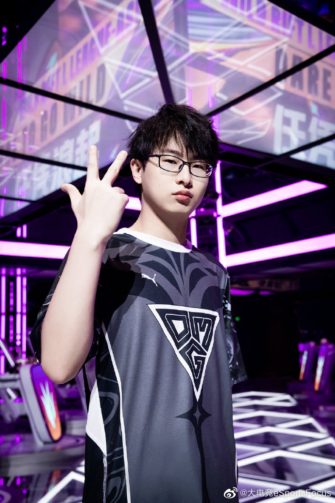 今日下午将迎来EDG、OMG、WBG三支战队的比赛！|edg|英雄联盟手游|LOL手游_新浪新闻