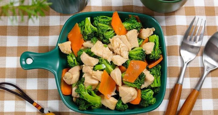 一份科学的减脂餐是怎样的?牢记3个准则,附:一日三餐食谱示例减脂示例拳头新浪新闻