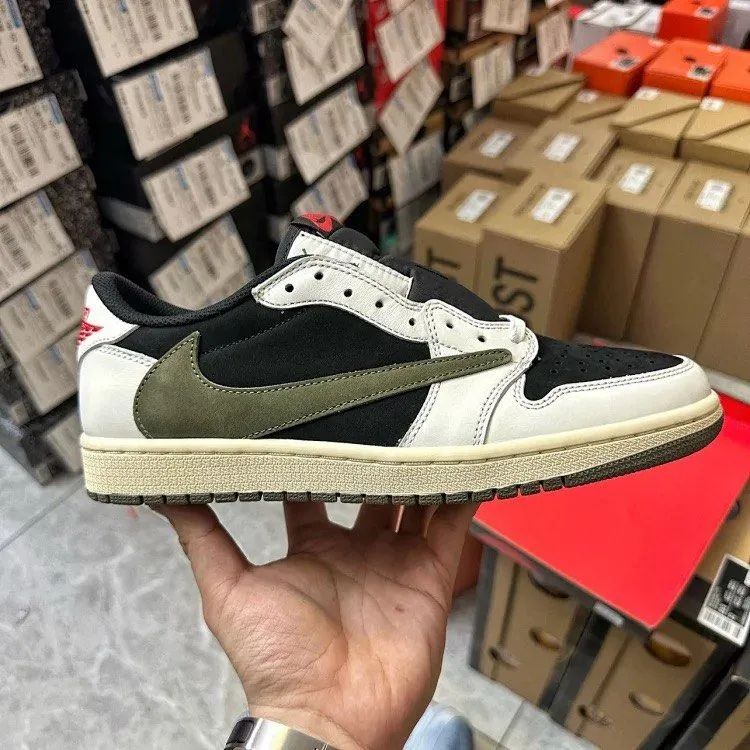 都别睡！Travis Scott x AJ1「倒钩5.0」随时突袭，货量很大！