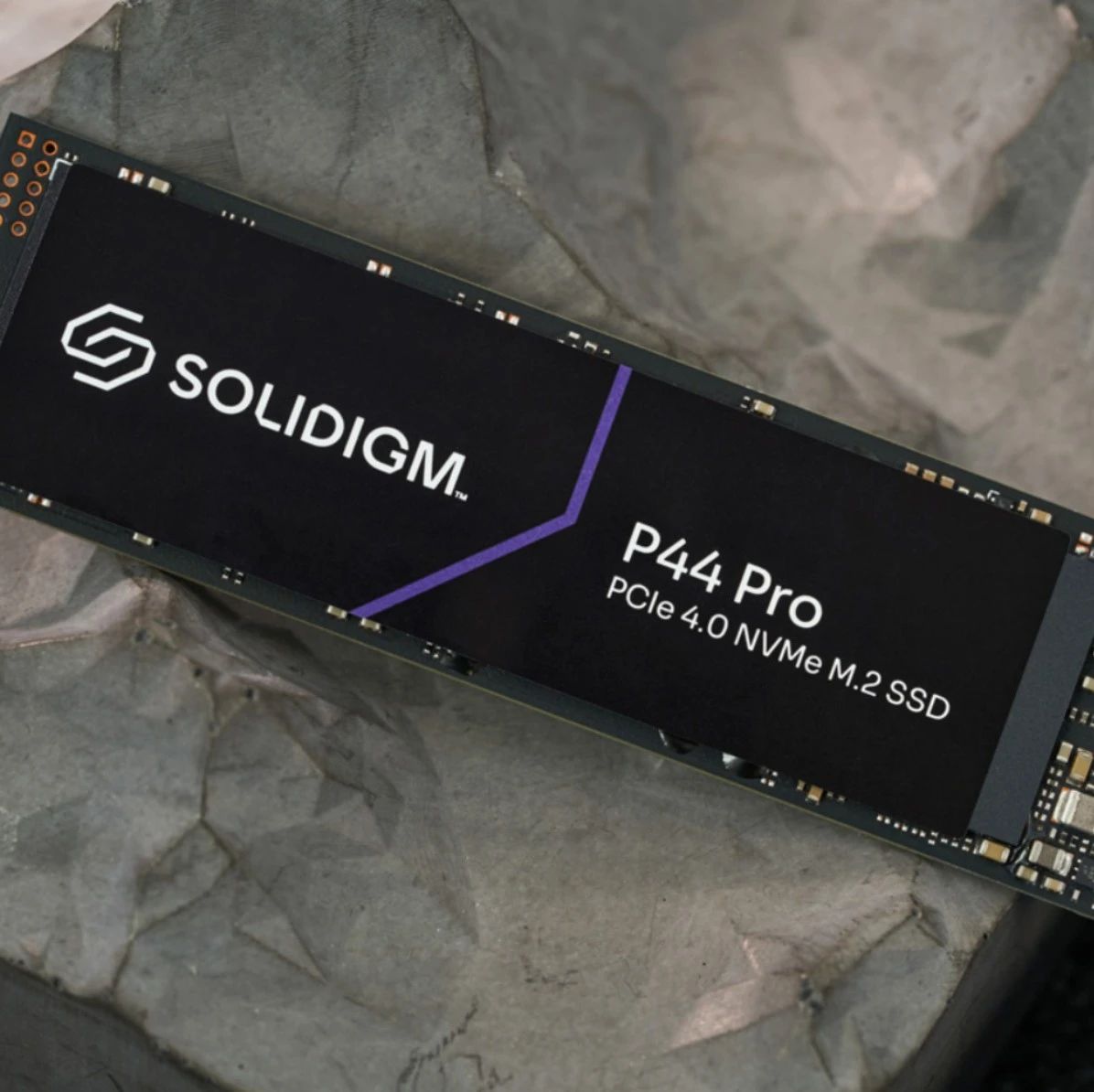 Solidigm P44 Pro价格下调512GB/1TB分别跌破400/600元，2TB降至1099元|价格|旗舰级|耐久度_新浪新闻
