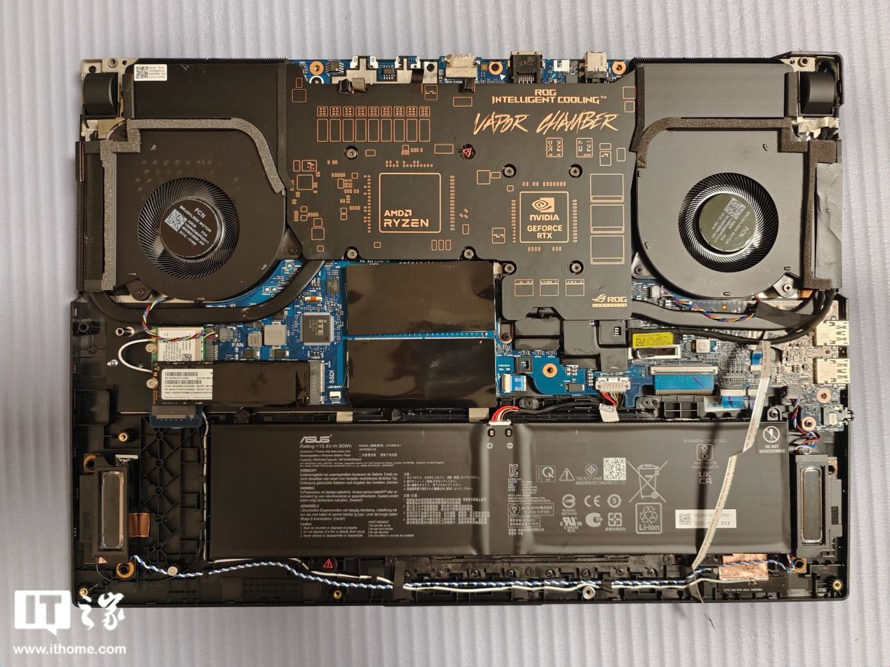 ROG 魔霸 7 Plus 超能版游戏本体验：性能散热都顶级的电竞神器