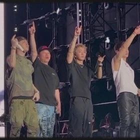 豆满T合体！TT、JONY J、满舒克《想把你留在这里》|想把你留在这里_新浪新闻