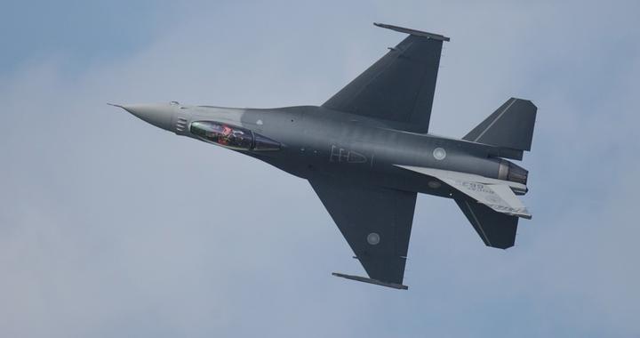 收到中方的请柬，美方拖延对台出售F16V，台海的主动权，正在逆转|美方|战机|民进党_新浪新闻