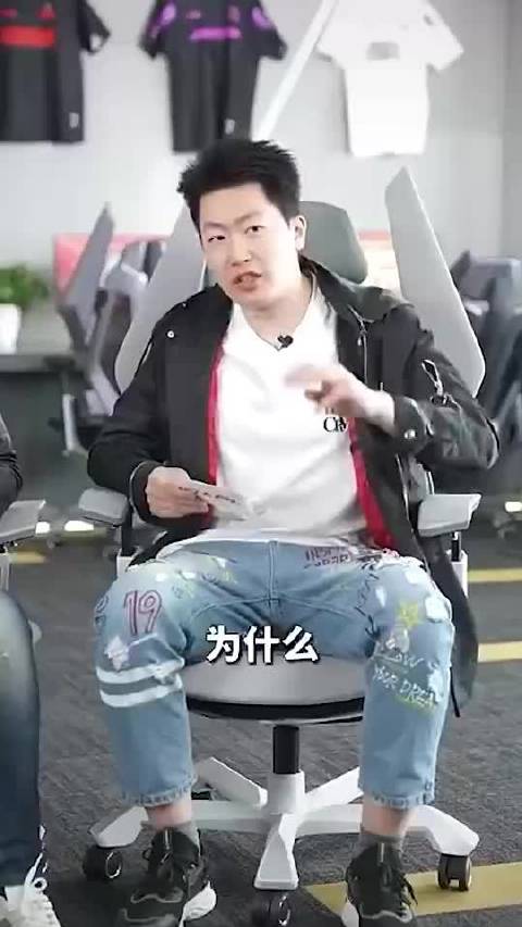 LPL官方解说管泽元、WaWa采访腾竞高层……|lpl|管泽元|wawa_新浪新闻